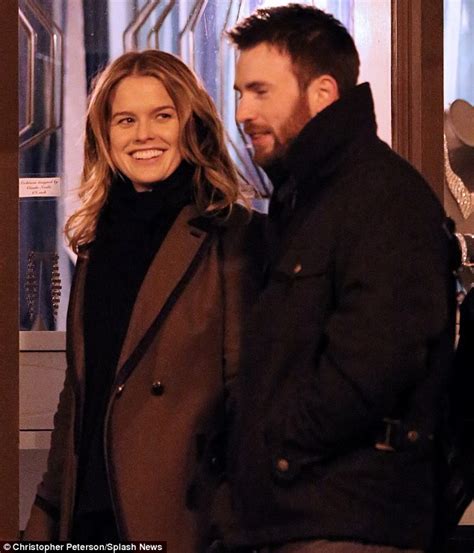 영화 촬영장에서 크리스에반스 앨리스이브 해외 연예가 소식 네모판