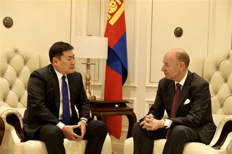 Ерөнхий сайд Л Оюун Эрдэнэ ХБНГУ д албан ёсны айлчлал хийхээр мордлоо