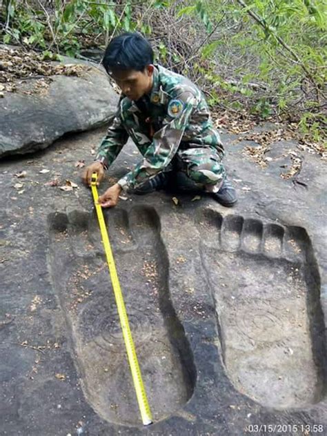 แชร์ว่อน ค้นพบรอยพระพุทธบาทอายุนับพันปี ริมชายแดน จ บุรีรัมย์