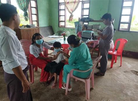 မအီမြို့ ကျောက်ဝေကျေးရွာ အထက်တန်းကျောင်း ခွဲ ၌ Kg ကလေးငယ်များအား ကိုဗစ် ၁၉ ရောဂါကာကွယ်ဆေး