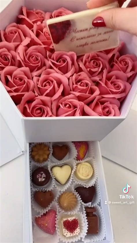💖 Подаръчна кутия с рози и бонбони в чекмедже 💖 Ръчно изработена