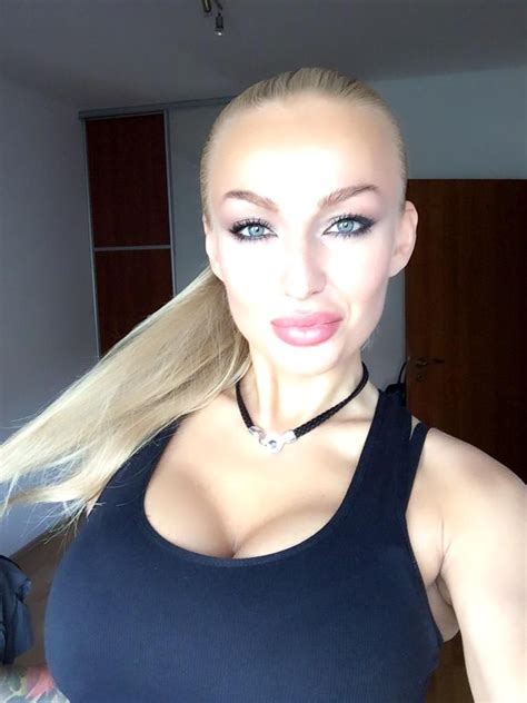 Kayla Green She Likes Fashion