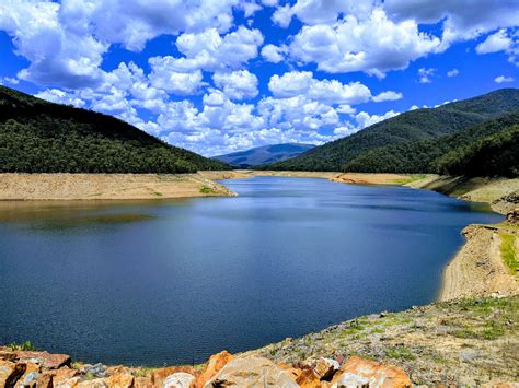 Incredible Corin Dam On A Hot Summers Day Canberra Not A Bad Place To Be R Canberra