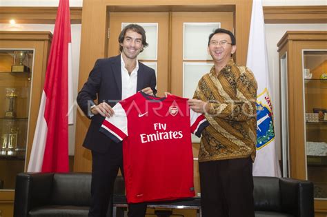 Robert Pires Arsenal Antara Foto