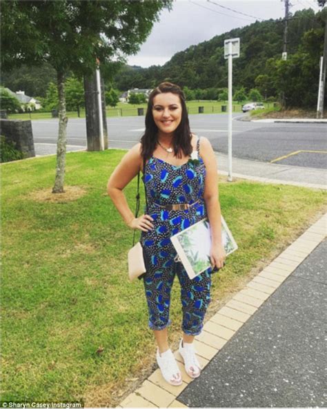 6 Hot Sexy Sharyn Casey Bikini Pics