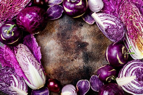 계절 겨울이을 보라색 야채 배경 식물 근거한 철저 한 채식 주의자 또는 채식주의 요리 개념 깨끗 한 음식 알칼리 성 다이어트를 먹고 가을에 대한 스톡 사진 및 기타 이미지