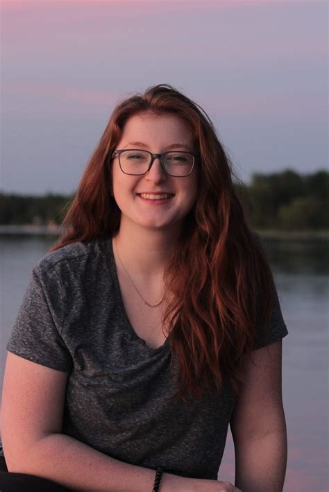 Emma Barrett Headshot Bandology