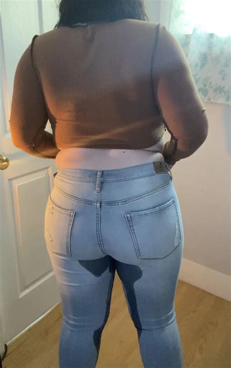 Had A Desperate Pee In My Ripped Jeans Earlier💦 Scrolller