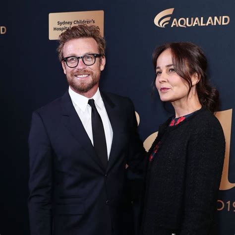 The Mentalist Actor Simon Baker And His Wife Rebecca Rigg 634x922