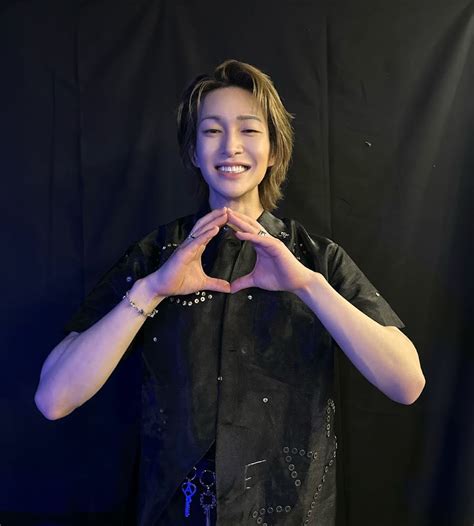 Shinees Onew Once Again Has Fans Worried For His Health Due To His