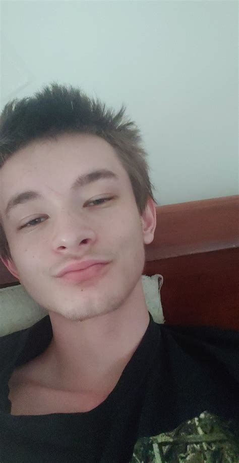 My Hairs Finally Getting Picture Worthy Idk Why I Shaved My Hair Scrolller