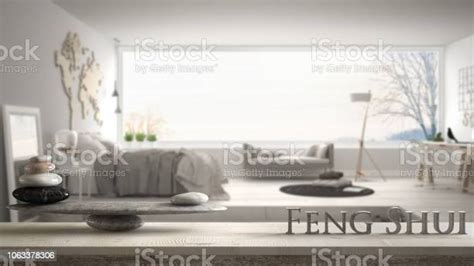 돌 균형 및 3d 문자 단어 풍수 큰 파노라마 창 선 컨셉 인테리어 디자인 유행 침실 만들기 나무 빈티지 테이블 선반 Feng에