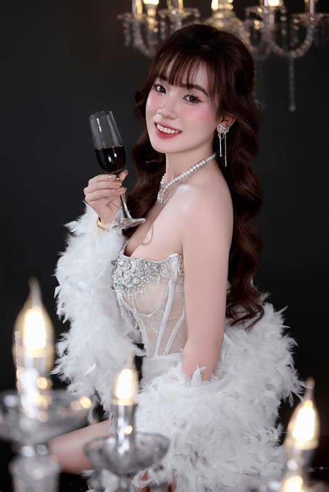 Sica Cẩm Tiên Sica Cẩm Tiên Added A New Photo