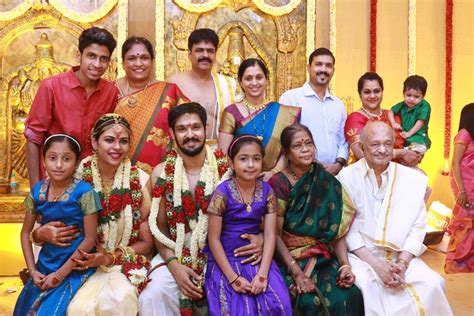 Tamil Actor Nakul Ties The Knot With Long Time Girlfriend Sruti Bhaskar Regional News The