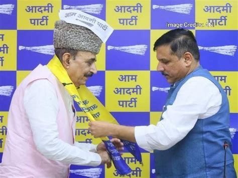 ex mp minister akhand pratap singh joins aap