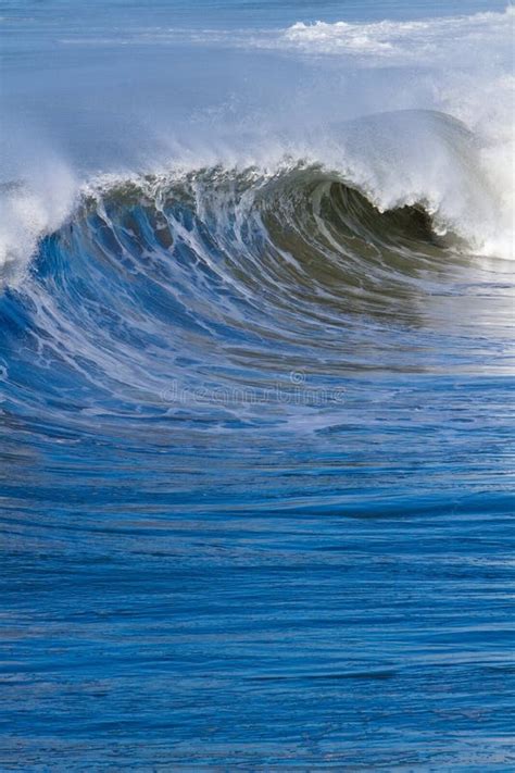 Golven En Surf Van De Stille Oceaan Op Het Strand Stock Afbeelding Afbeelding Van