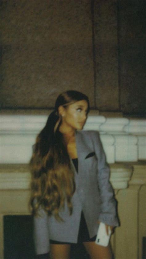 𝐀𝐫𝐢𝐚𝐧𝐚 Adlı Kullanıcının ~ariana Grande~ Panosundaki Pin