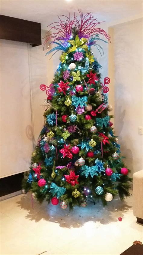 Árbol De Navidad Multicolor Árbol De Navidad Colorido Decoracion De Arboles Arboles De