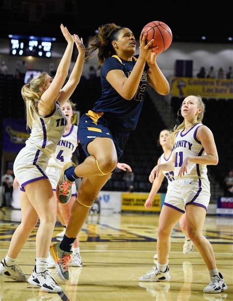 Kim Mulkey Pushing For 2023s Top Post Player Using Social Media