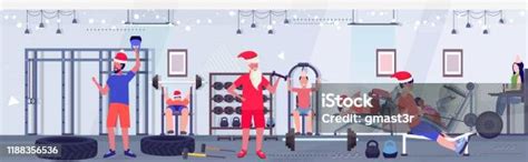 사람과 산타 클로스 하 고 운동 남자 여자 모자 훈련 개념 크리스마스 설 연휴 축 하 건강 한 라이프 스타일 현대 체육관 인테리어 전체 길이 수평 운동에 대한 스톡 벡터