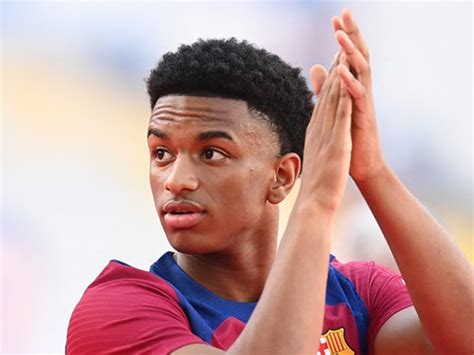 Alejandro Balde Cedera Barcelona Cari Penggantinya Liga Olahraga