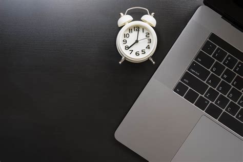 Set Alarm In Windows With The Alarm Clock App