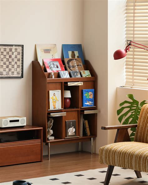 건강한 원목가구 예스우드 브라운 우드 특유의 따뜻한 톤과 깔끔한 모던 디자인이 만나 어느 공간에 놓아도 자연스럽게 녹아드는 매력적인 아이템이에요 📚 매거진 랙으로