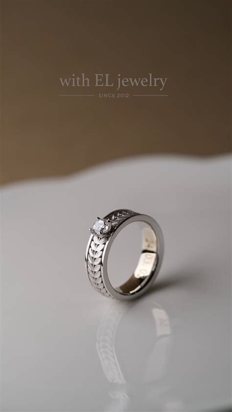 𝐰𝐢𝐭𝐡 𝐄𝐋 위드엘 주얼리 커스텀 웨딩링 순금 결혼 반지 백월계 And 다이아몬드 링🌿🤍 백조 한마리가 우아하게 날개를 접고 물위를 유영하는 듯 합니다 🦢 결혼반지💍
