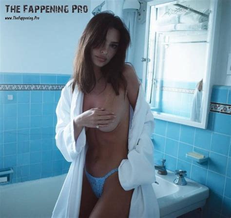 Emily Ratajkowski Naked In Bathroom Photos The Fappening