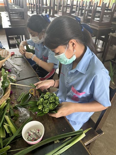 Pin Av Nawaporn Thongkhonghan På ดอกไม้ใบเตย โครงงาน