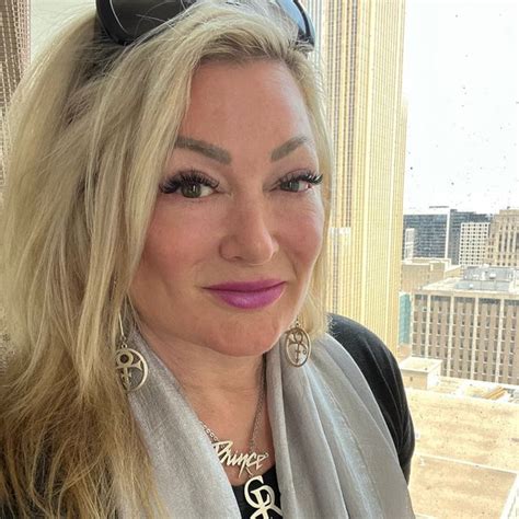 Prn4evr Croun7 On Threads