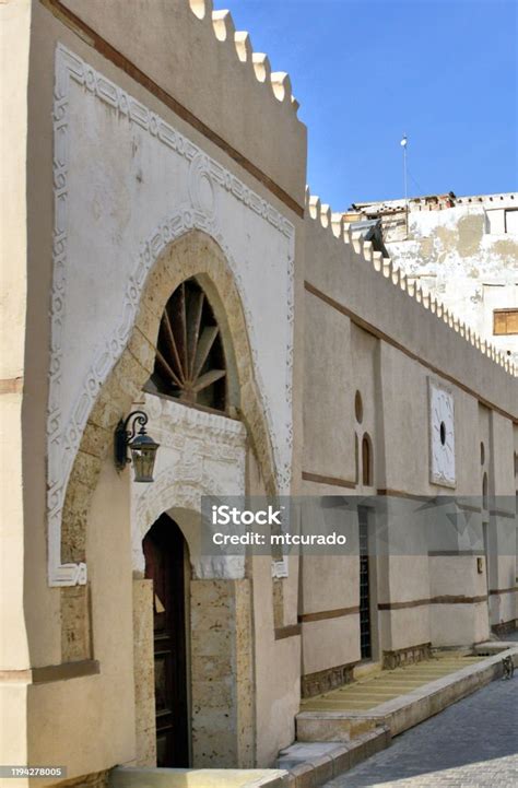 알 발라드 지구 알 샤피 모스크 입구 산호석으로 둘러싸인 역사적인 제다 사우디 아라비아 유네스코 세계 문화 유산 0명에 대한 스톡 사진 및 기타 이미지 Istock