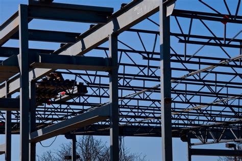 陕西西安钢结构施工 钢结构厂房施工 钢构工程施工 西安东朗装修公司，办公装修设计施工，别墅装修设计施工，厂房装修，酒店装修，学校装修，医院装修