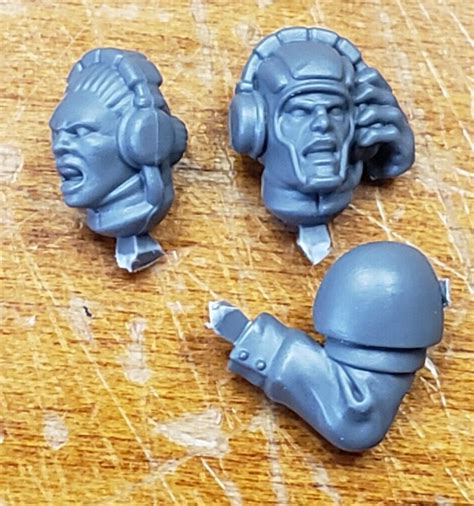 Warhammer 40k Astra Militarum Bits Cadian Command Squad Master Vox Head Set Ebay