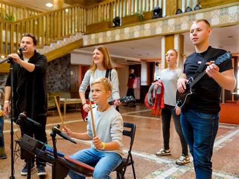 Аренда Guitar Hero | Прокат Гитар Хиро на мероприятие или праздник