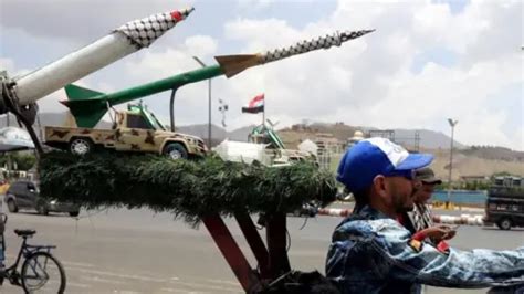 Netanyahu Vows Response After Houthi Missile Hits Near Israels Main