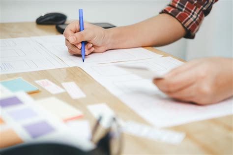 Premium Photo Programmer And Ux Ui Designer Working In A Software