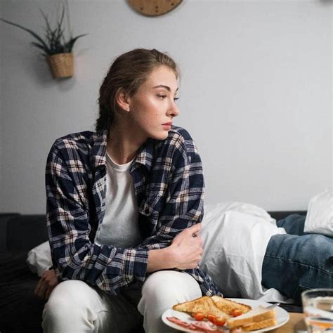 17 Kind Texts To Send To Someone Who Is Depressed Yourtango