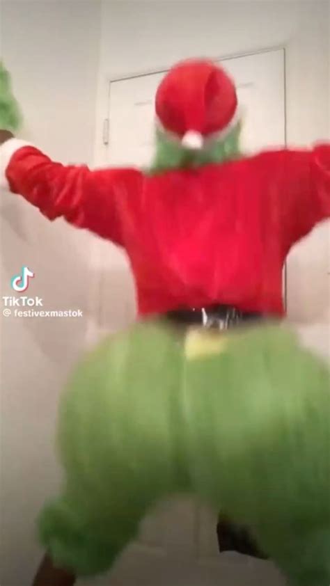 Grinch Twerkin😍😍😍😍😍😝😝😝😝 Funny Dancing  Bloxburg Decals Codes