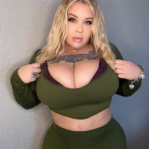 Do You Like It When I Look Back 💋 😘 📸 Elljahx Fyp Fypシ Explore