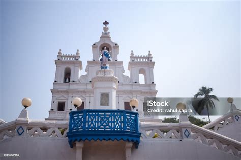 고대 봄 대성당 예수 인도 남부의 오래된 고아 교회 인도 고아에 위치한 포르투갈 통치 초기에 고아의 수도였던 올드 고아의 봄 예수 대성당 고아 인도에 대한 스톡 사진 및