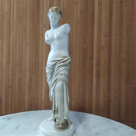 Порцелянова статуетка — ціна 945 грн у каталозі Статуетки Купити товари для дому та побуту за