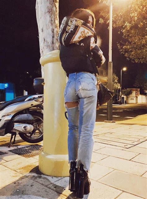 Hot Jeans La China Suárez Impone Una Tendencia De Los 2000 Marie Claire