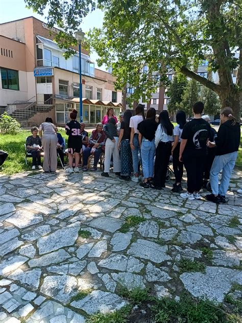 Професионална гимназия по икономика и мениджмънт официална страница Професионална