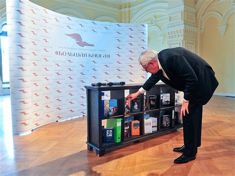 NEWSru.com :: В шорт-лист "Большой книги" вошли Пелевин, Рубанов и Данилкин