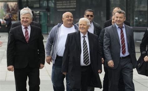 Fikret Abdić Osuđen Na Tri I Po Godine Zatvora Mora Vratiti Skoro Pola