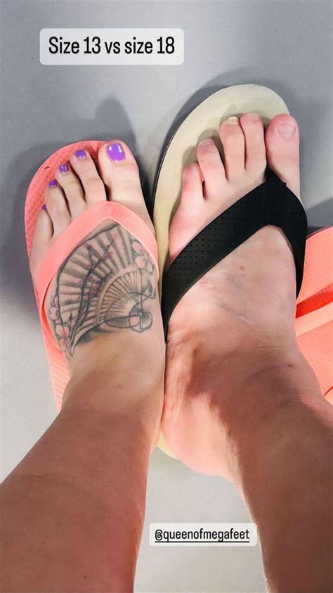 Goddess Gia 44 Vs Seechelle 48 Bigfeetarethebest By Bigfeetarethebest