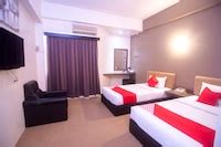 Oyo 979 Hua Kuok Inn Kuching From Rm60