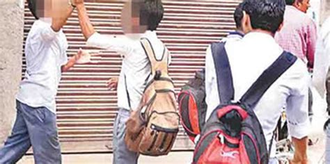 ප්‍රසිද්ධ අමතර පන්තියක ගුටිබැට හුවමාරුවක්