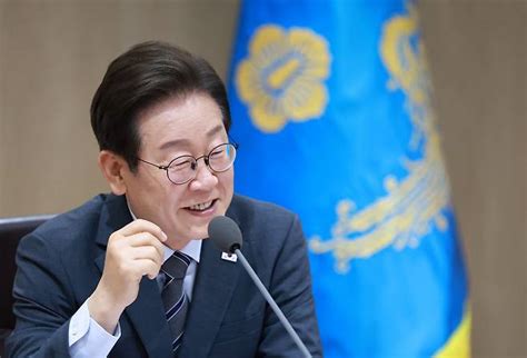 [속보] 李 대통령 군사력 의존 시대 지나 싸우지 않고 이기는 것 중요